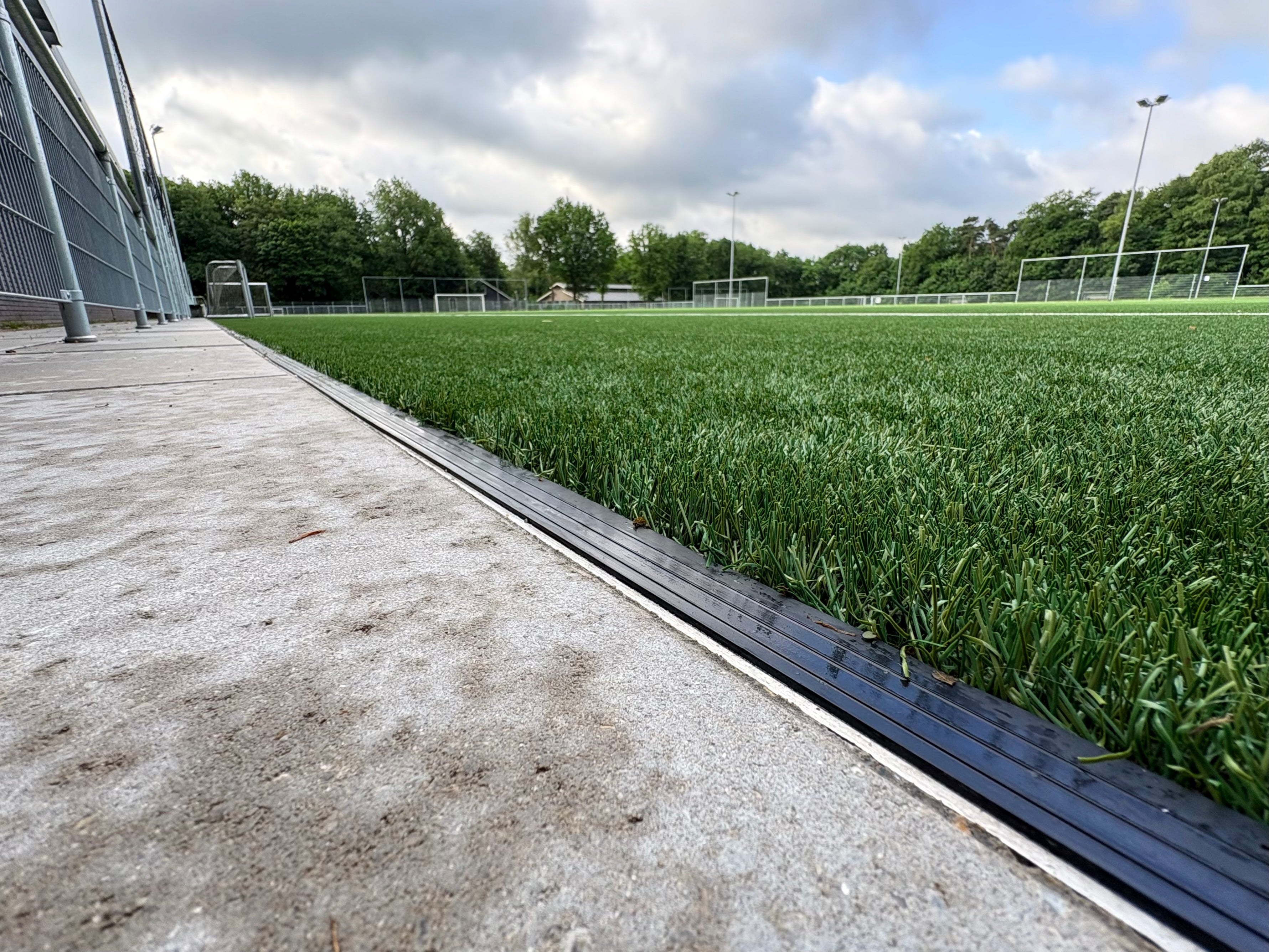 Klemsystemen | Veranker kunstgras stevig in de grond